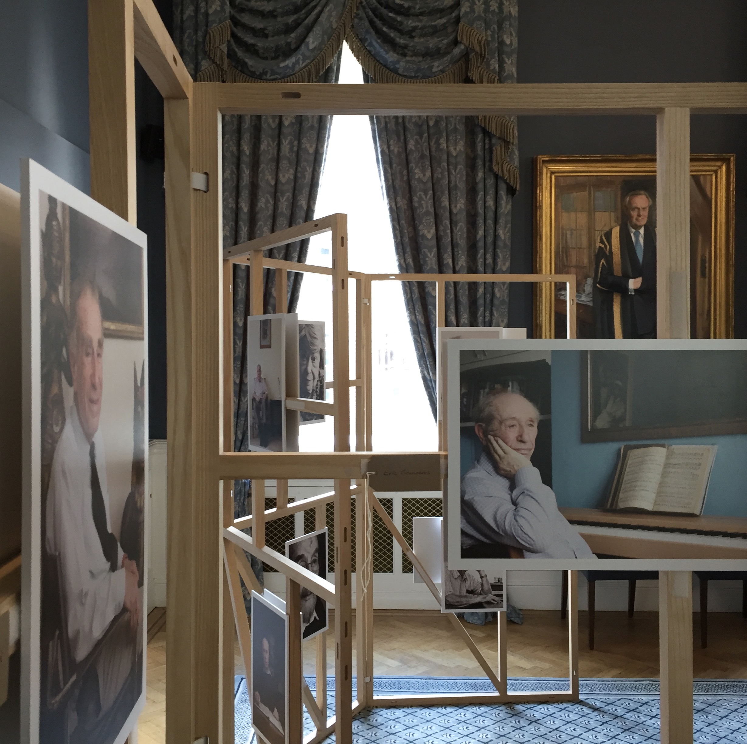 Modular Display Frames for a Photography Exhibition by Marion Trestler ...